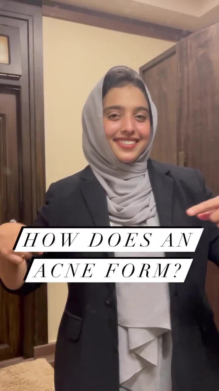 How does an acne form?